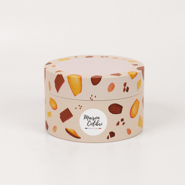 The small customizable and gourmet box of madeleines with assortment ...